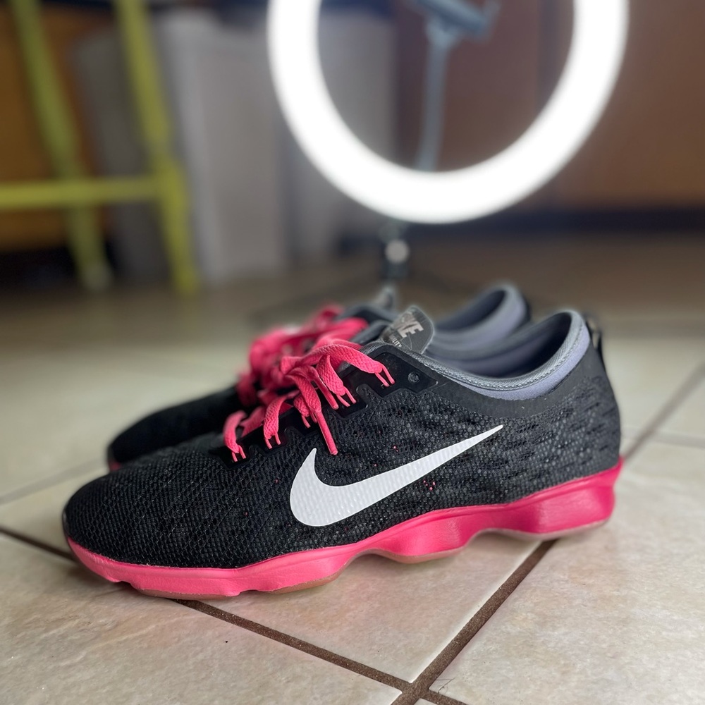 Nike Women's Zoom Fit Agility Running Shoe Size 8.5 - Gem